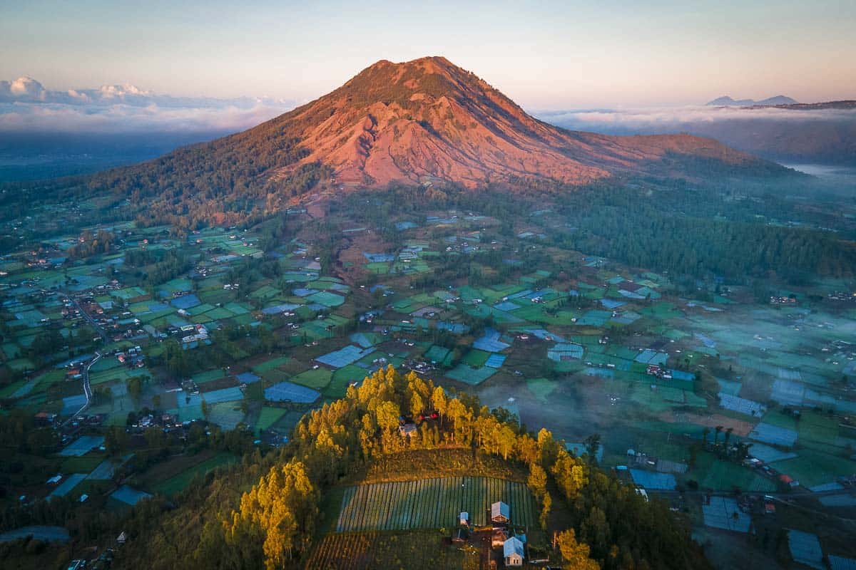27 Gorgeous Indonesian Landmarks That Will Make You Want to Pack Your ...