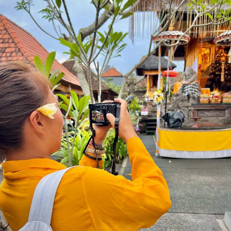 25 Best Digital Nomad Gear Lightweight Travelers Need to Have | Nomadicated